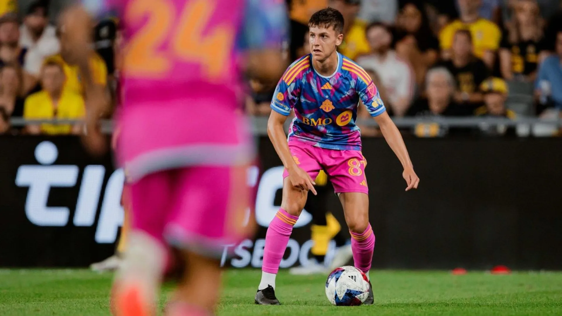 Valour FC sign Canadian defender Themi Antonoglou