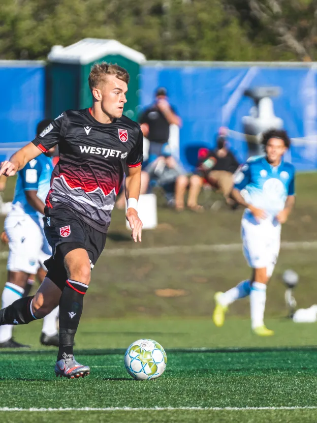 Vancouver FC signs midfielder Elliot Simmons